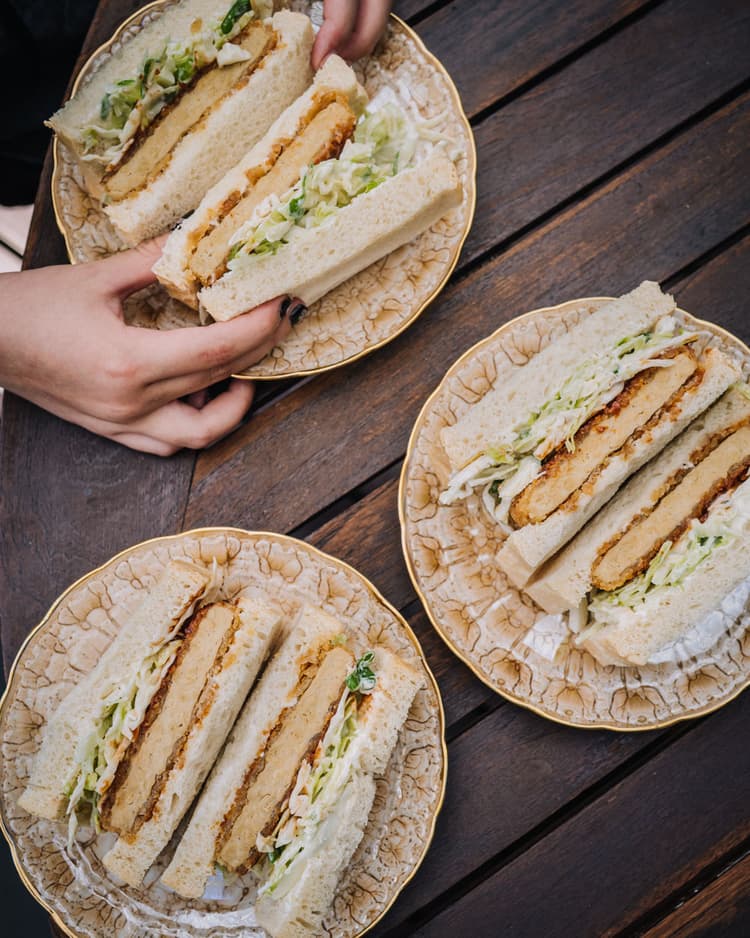 Kanaton katsu sando | Kasviskapina